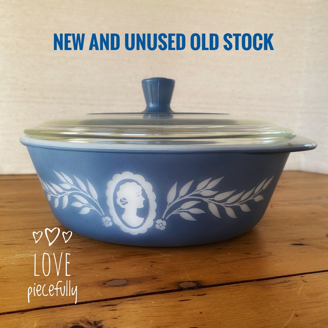 Vintage Cameo in Glasbake Unused Lidded Casserole in Beautiful Blue ...