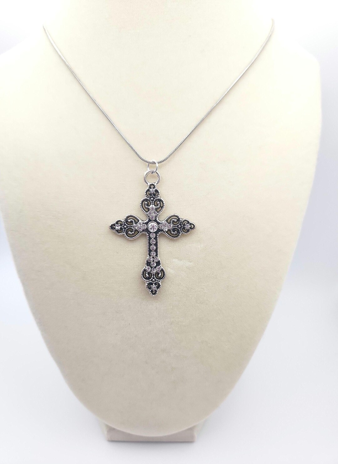 Decoratice Cross Necklace, Silver Decorative Cross Necklace on Solver ...