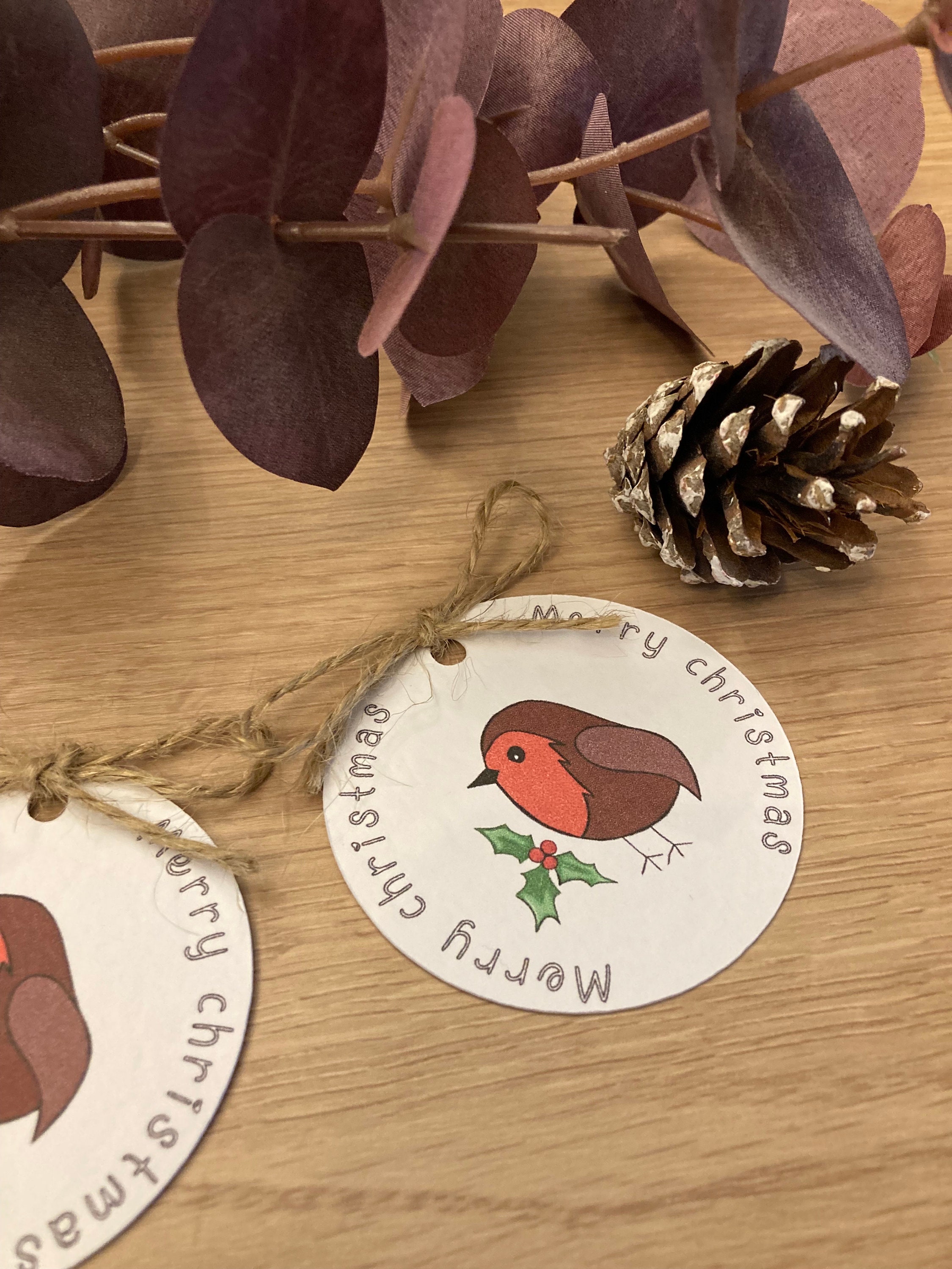 Christmas Robin Gift Tags Seasonal Present Wrapping Round - Etsy UK