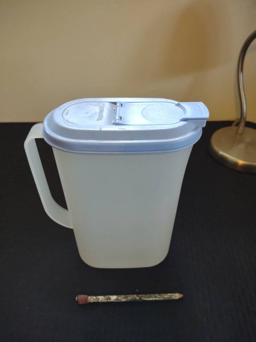 VTG Tupperware Pitcher Blue Top 1.5 Quart - Etsy