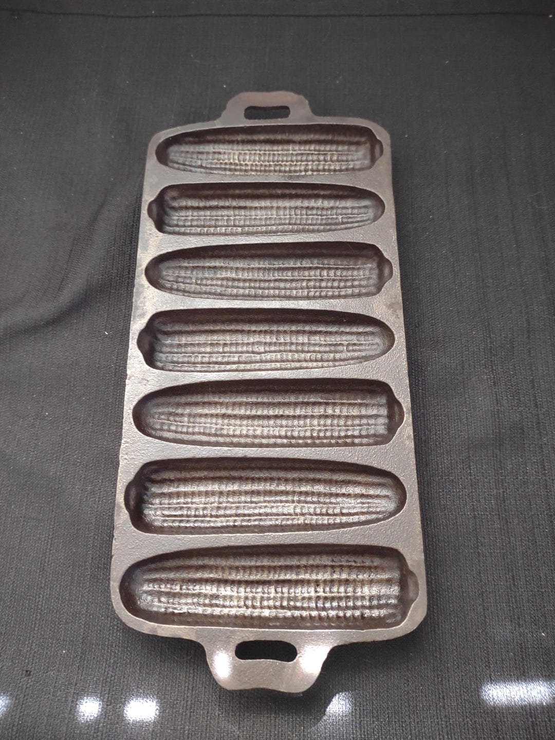 Vtg Cast Iron Corn Bread Baking Dish Seasoned 7 Slot Cookware - Etsy