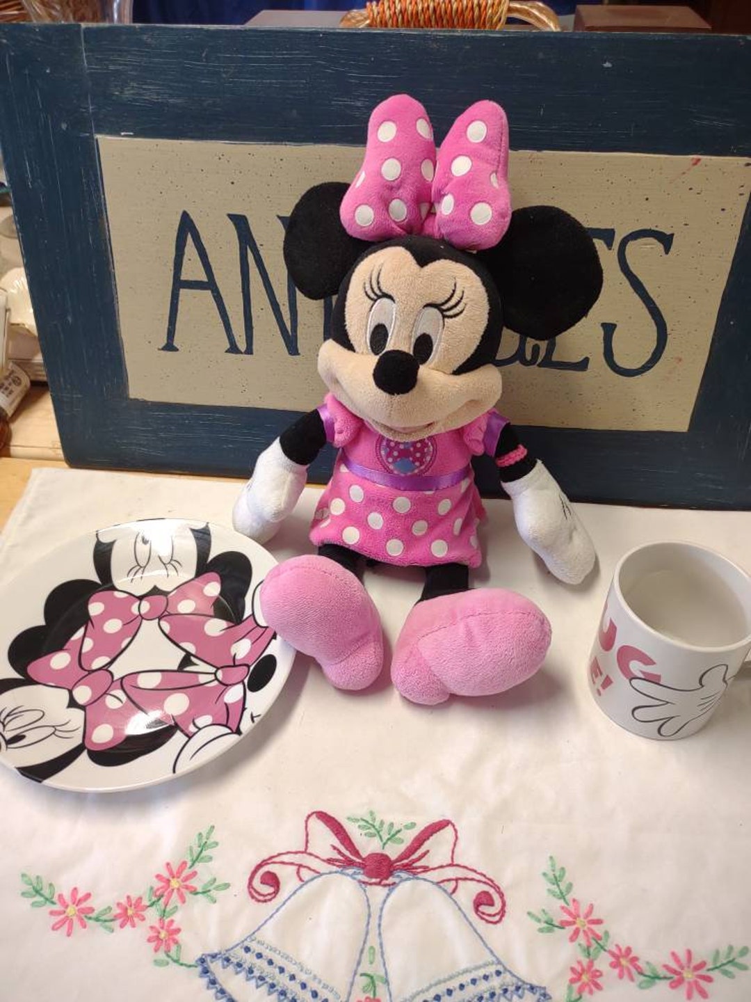 Minnie Mouse Gift Set Plush Cup and Plate - Etsy