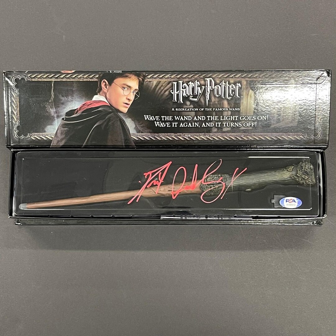 Daniel Radcliffe Signed Harry Potter Wand Toybox Psa/dna Limited ...