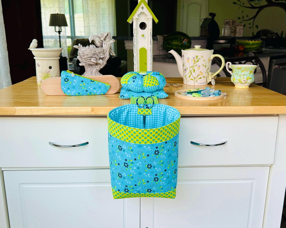 Handmade Thread Catcher/scrap Caddy, Pinwheel Pincushion, Scissor Case ...