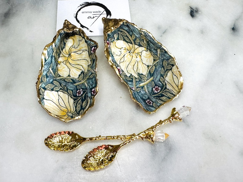 William Morris Oyster Shell Salt and Pepper Pinch Pots: Gold Leaf Shell ...