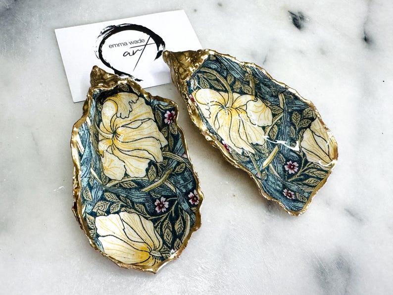 William Morris Oyster Shell Salt and Pepper Pinch Pots: Gold Leaf Shell ...