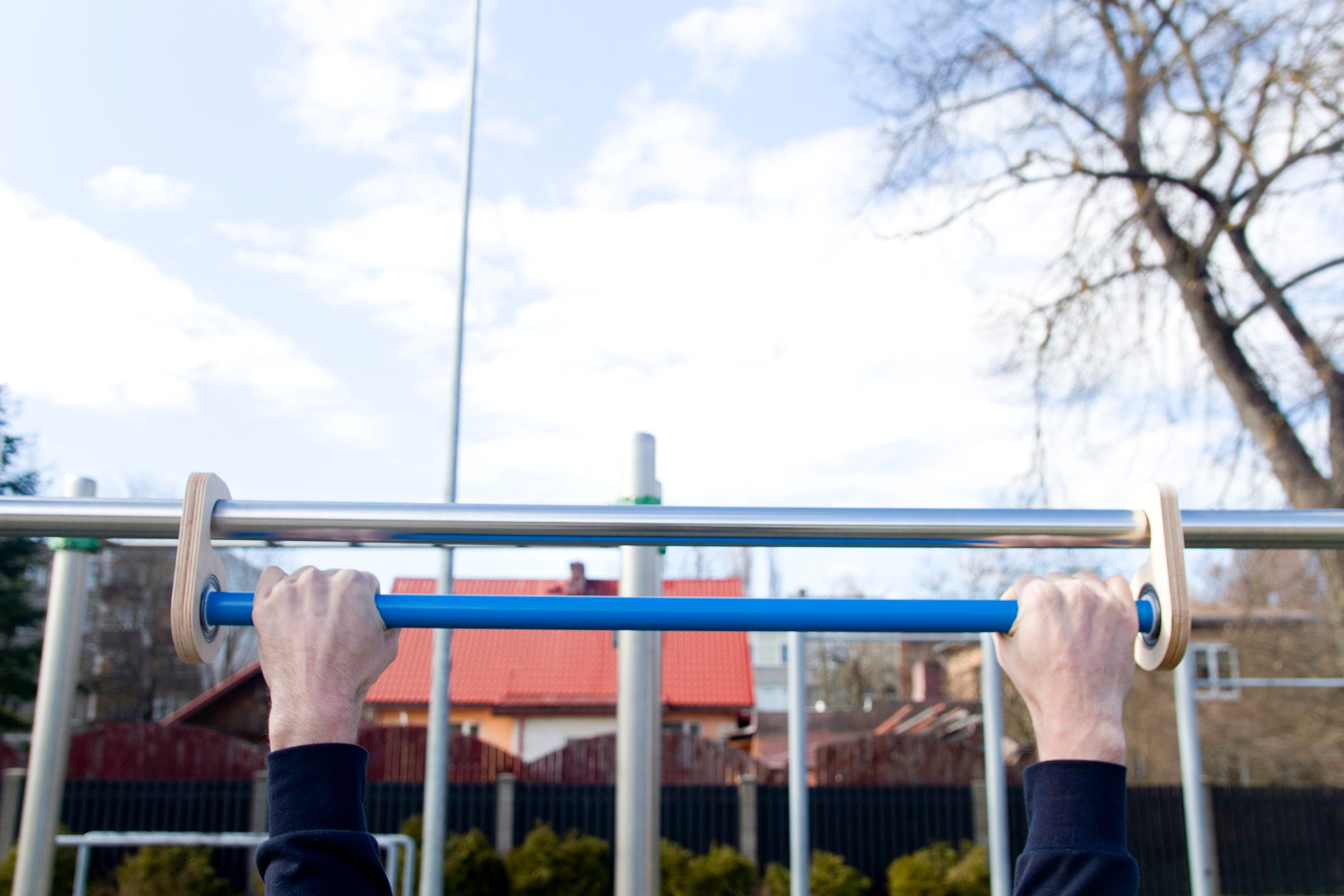 Hang Challenge Bar for Upper Body Workouts. Build Upper Body Strength ...