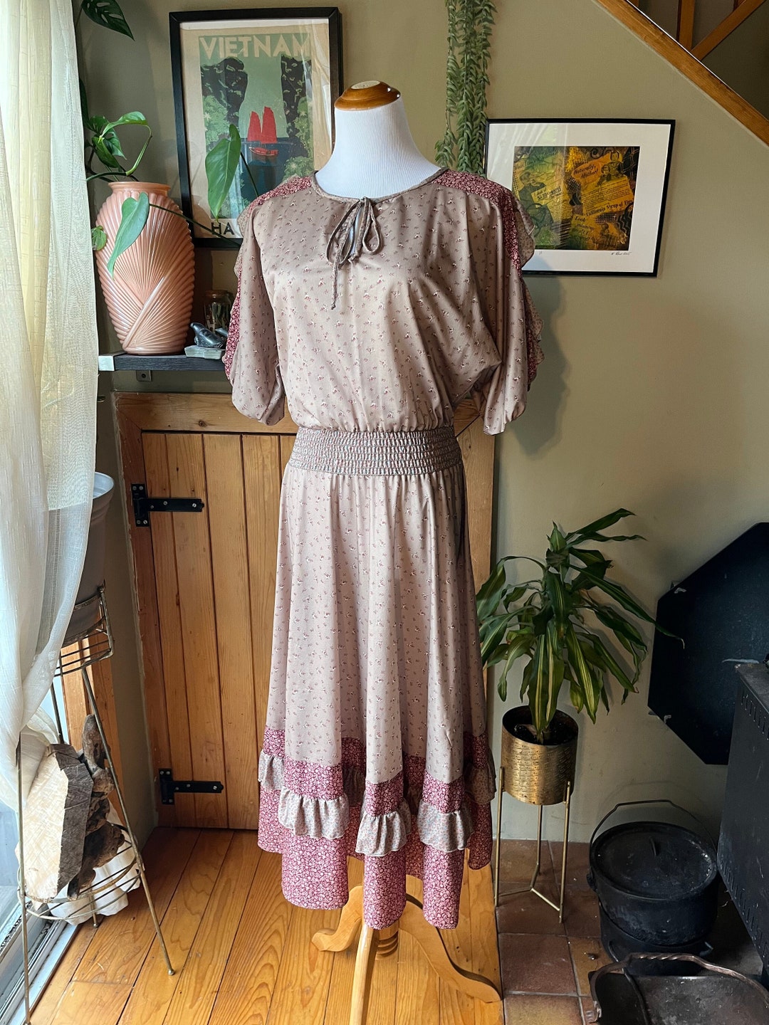 Vintage 70s Light Brown & Burgundy Floral Prairie Dress / Retro 1970s ...