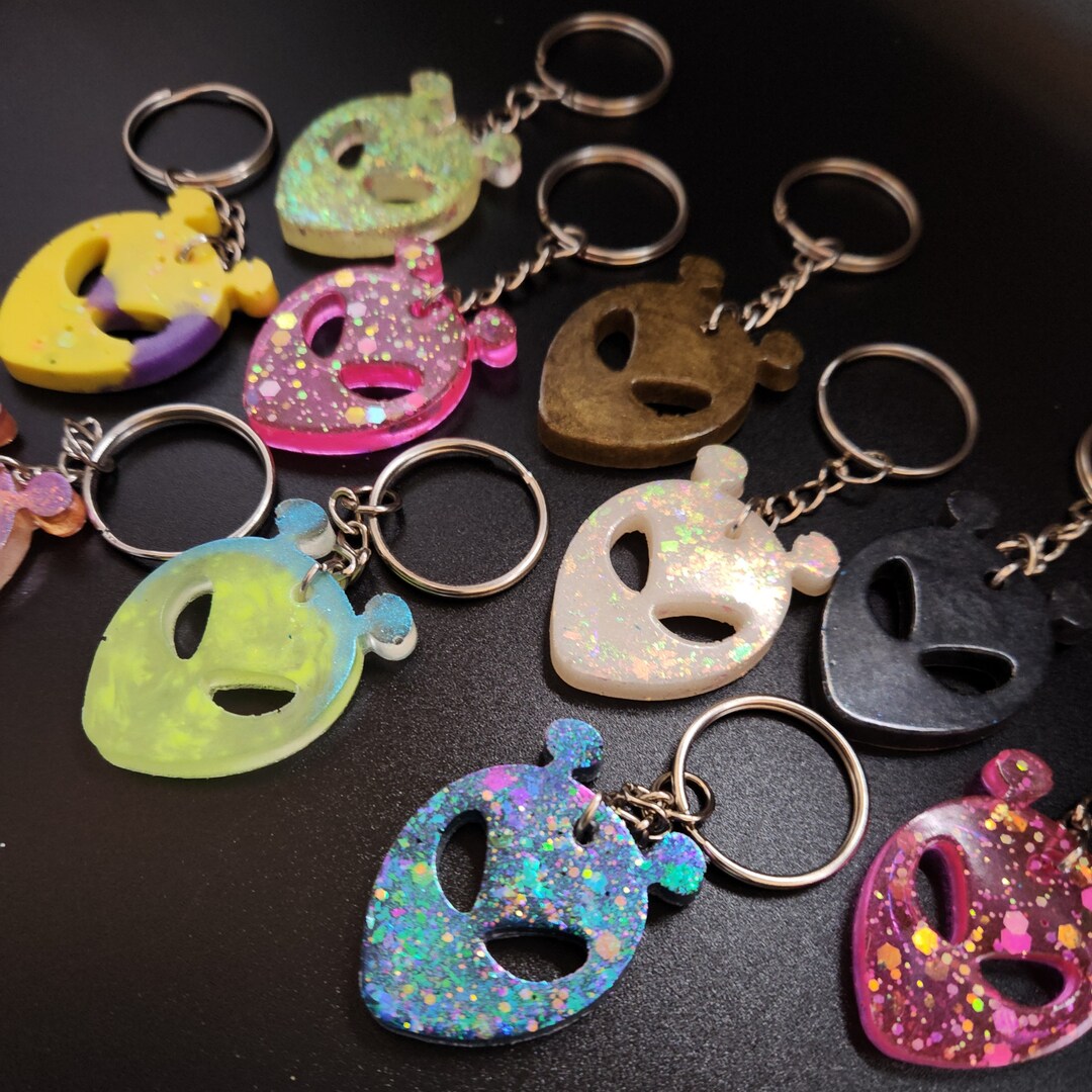 Hand-poured Alien Keychains - Etsy