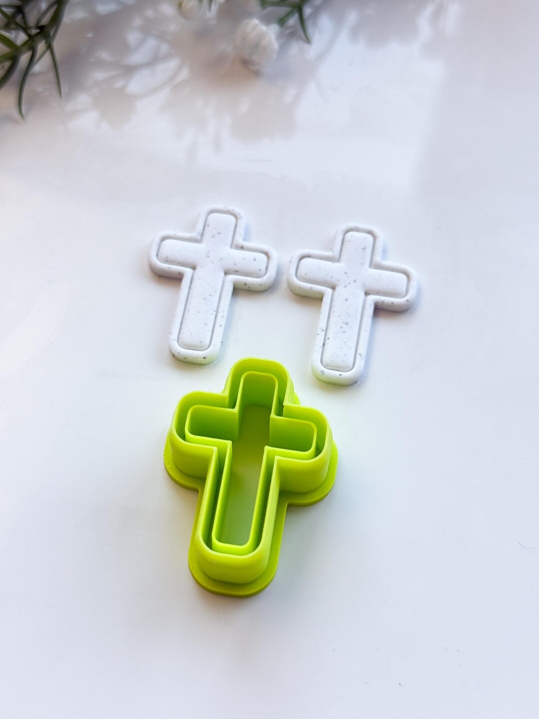 Emporte-pièce en forme de croix de Pâques pour pâte polymère | Outils ...