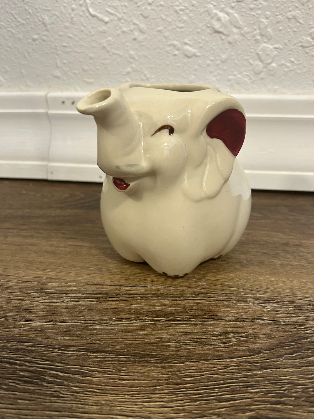 Shawnee Pottery Elephant Creamer / Pitcher - Etsy