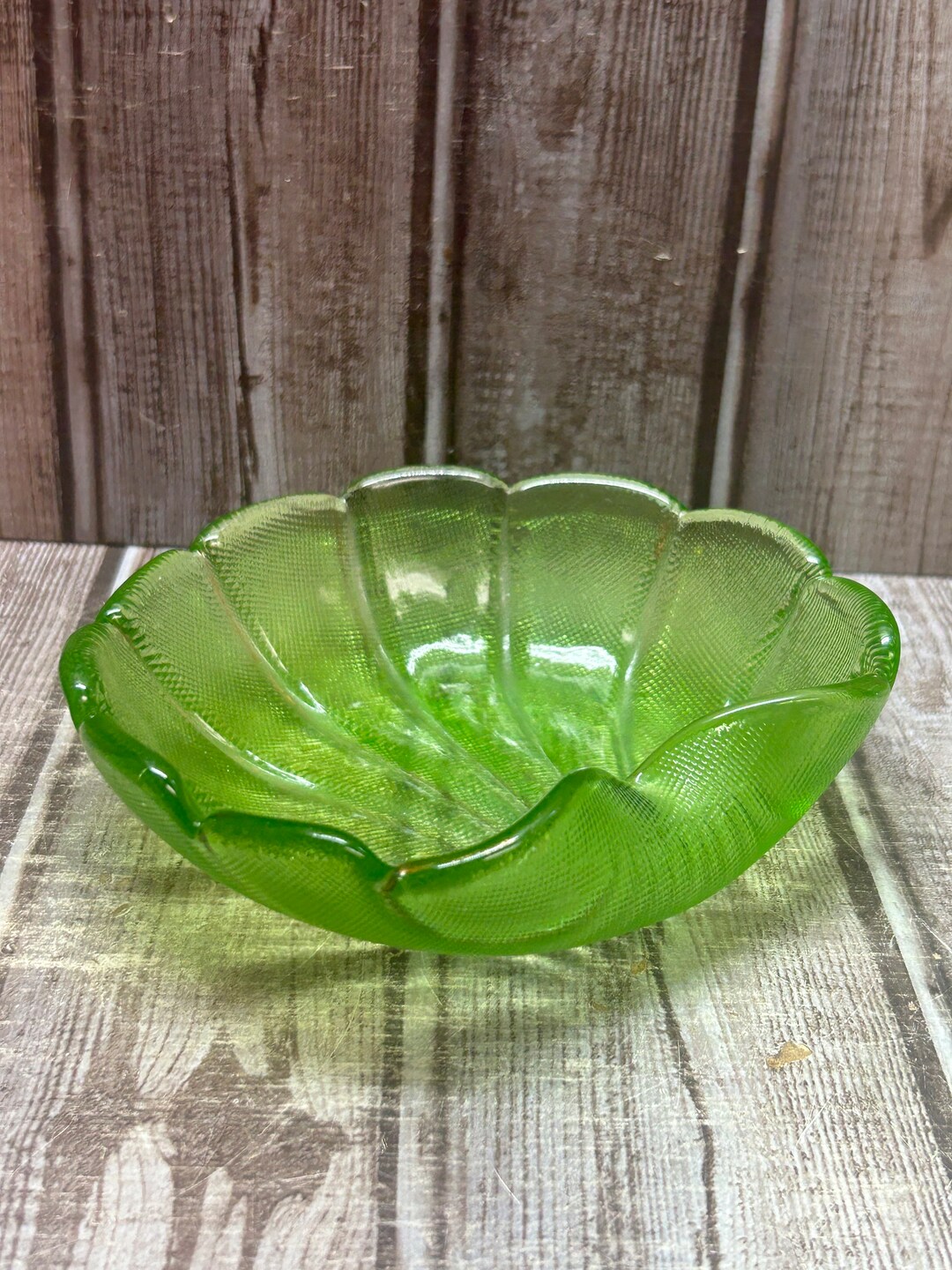 Vintage Green Glass Shell Shaped Dish - Candy Dish, Ash Tray, - Etsy