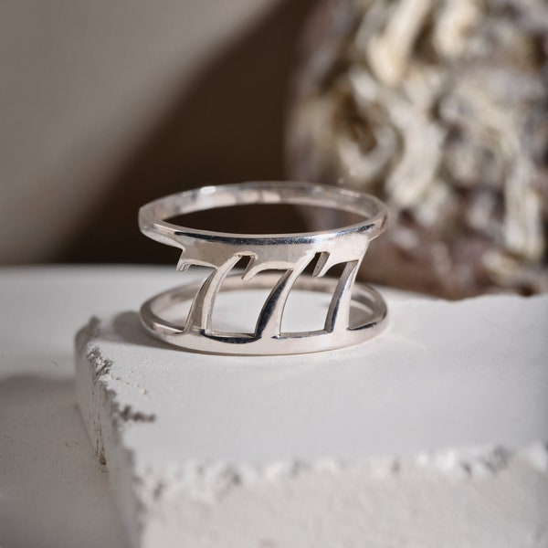 Trendy Ring - Etsy