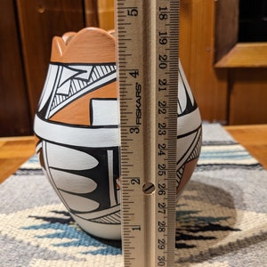 Vintage Hand-made Jemez Pueblo Vase by E. Tafoya, 5.75" by 3" - Etsy