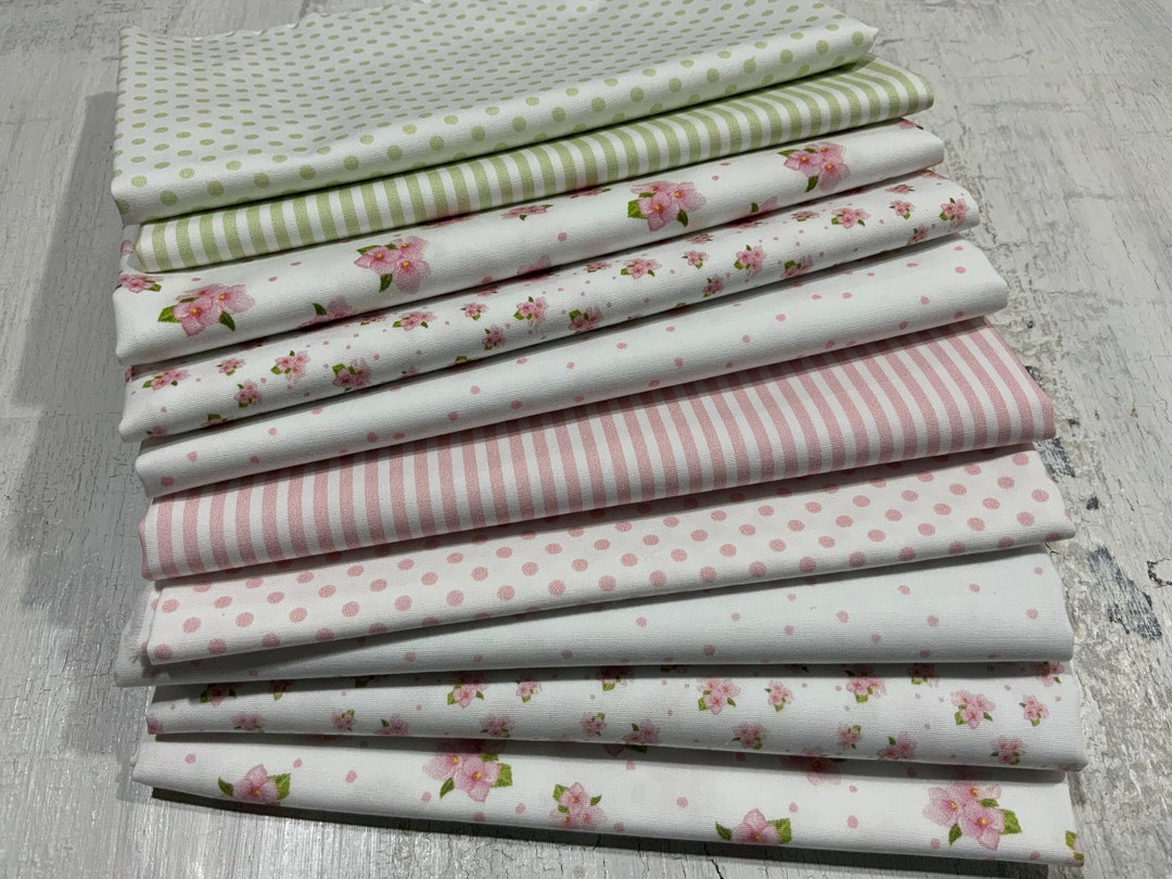 Flower Pattern Fabric by Fat Quarter - for Crafting, Quality Quilting ...