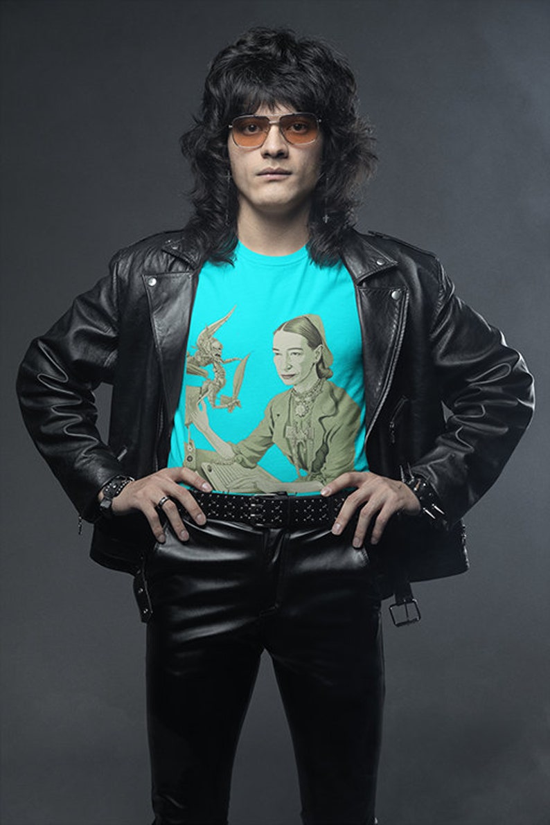 Grace Hopper and a Bug - Women in Science T-shirt Feminist Science Tech ...