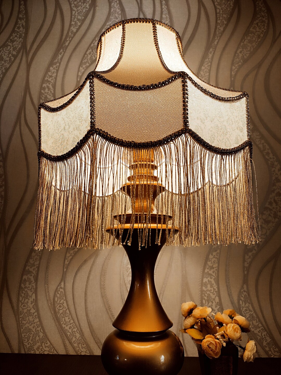 Vintage Gold-toned Table Lamp With Elegant Lace Detailing and Tassel ...