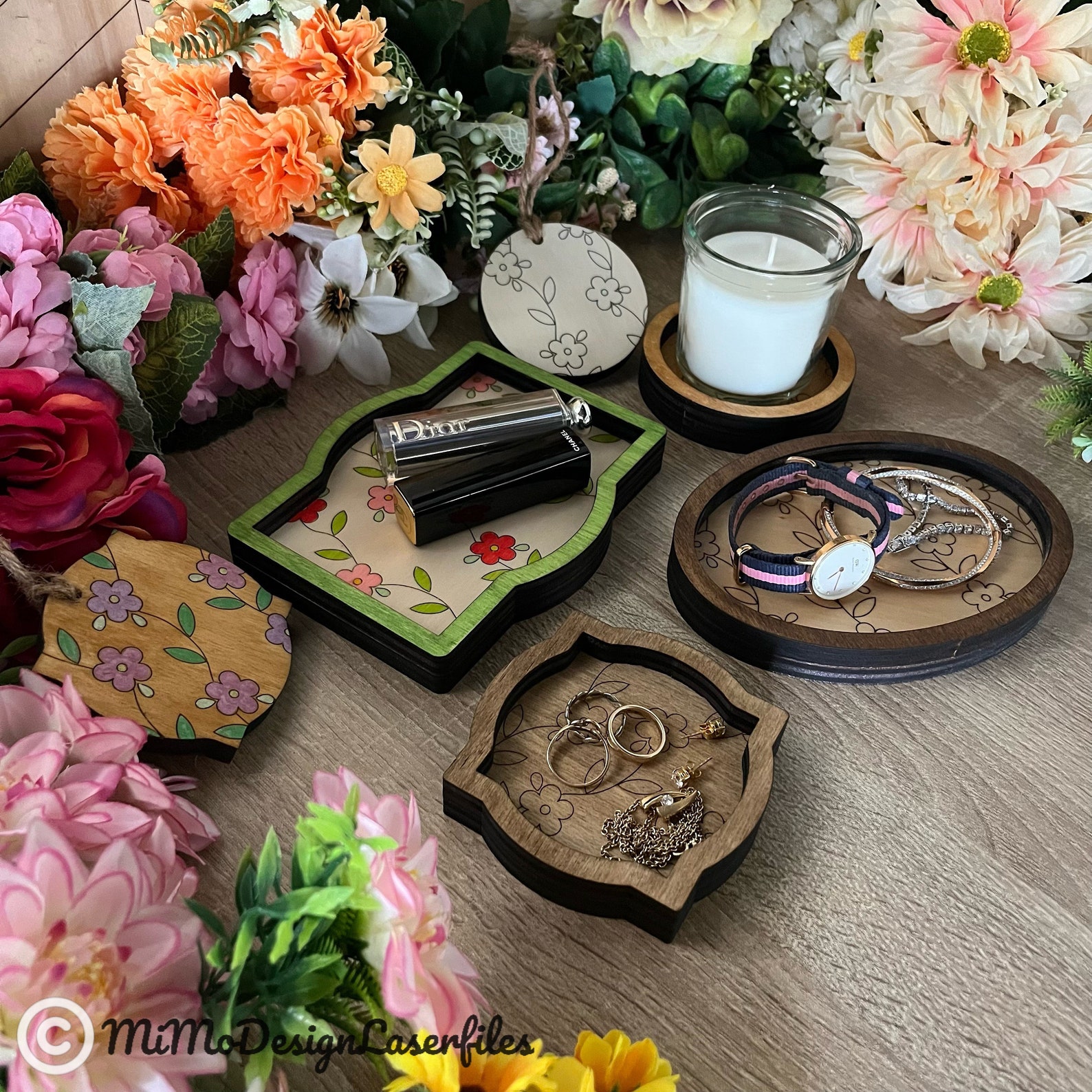 4 Trinket Trays Incl. Tags With Scored and Single Line Floral Design ...