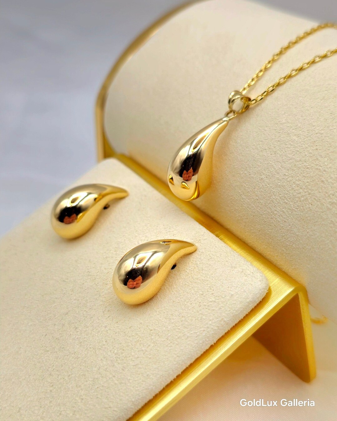 18K Solid Gold Water Drop Jewelry Set: Stud Earrings & Pendant - Etsy