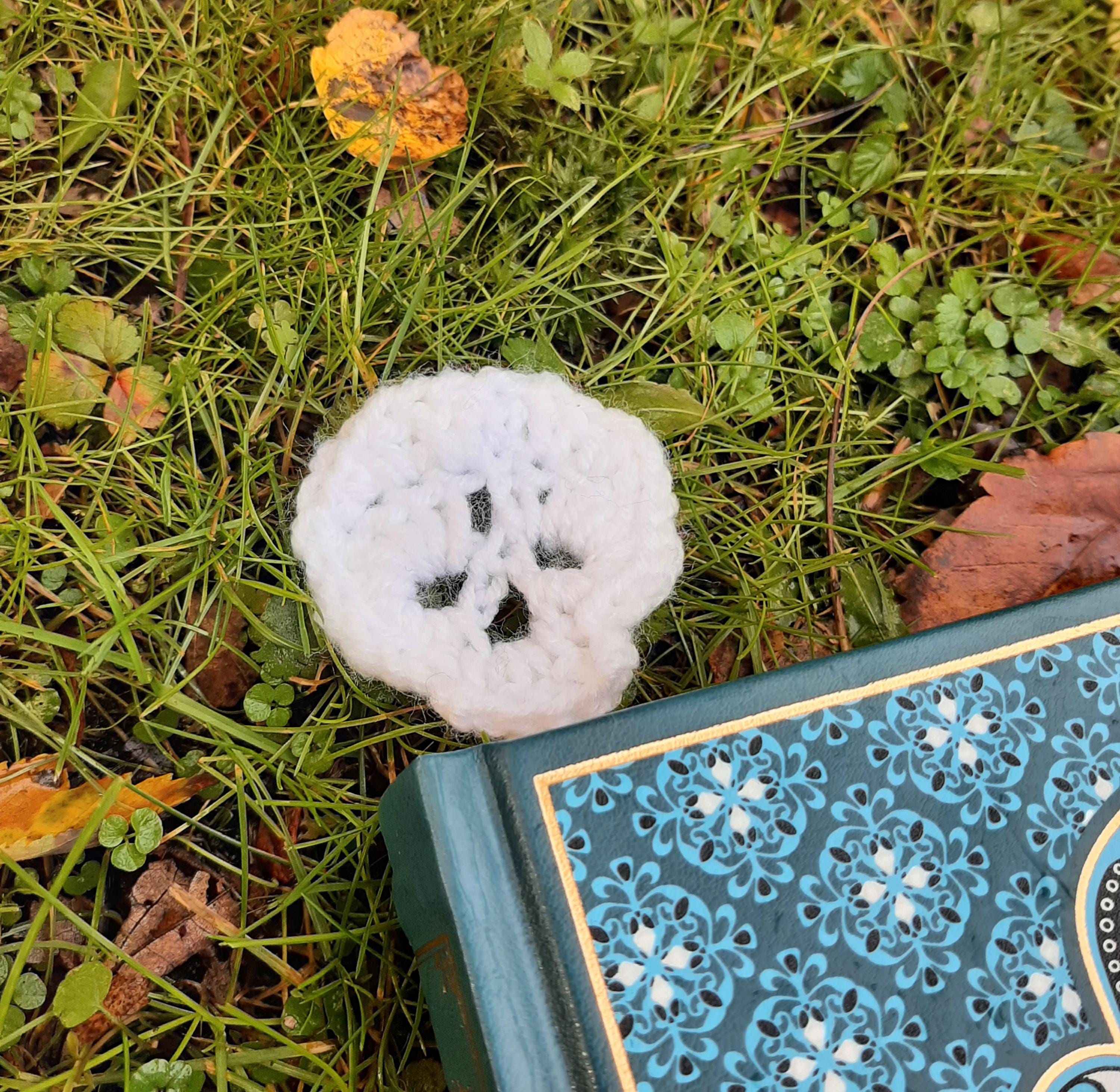 Skull Bookmarks Hannahmade/ Crochet/ Spooky/ Cute/ Gift/ Head - Etsy