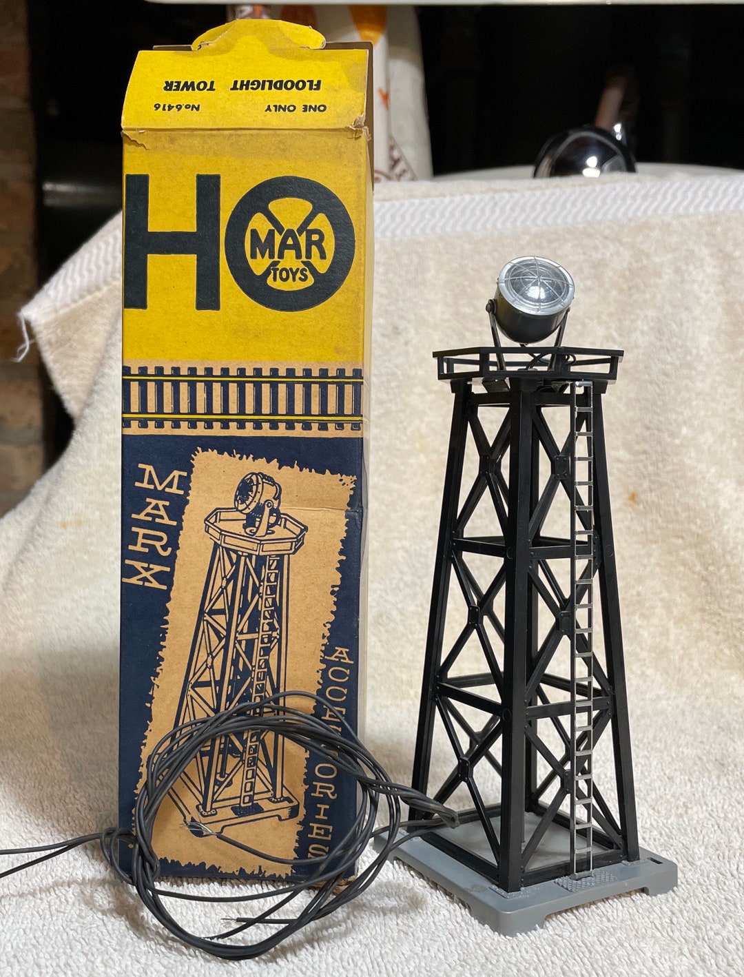 MARX HO Floodlight Tower With Light - Etsy