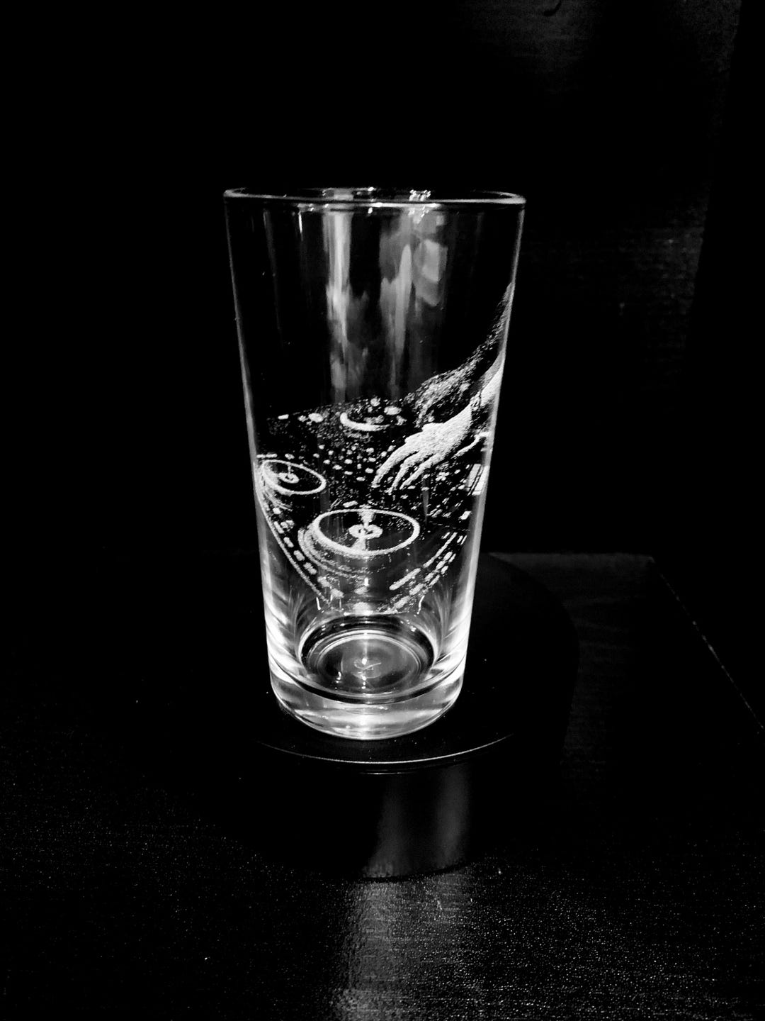 DJ DECKS ENGRAVED Glass, Personalised, Etched, Gift, Wine, Whiskey, Gin ...