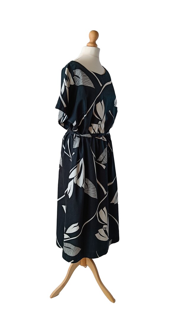 Finnish Vintage Vanessa by Rissanen 1980s Black & Whi… - Gem