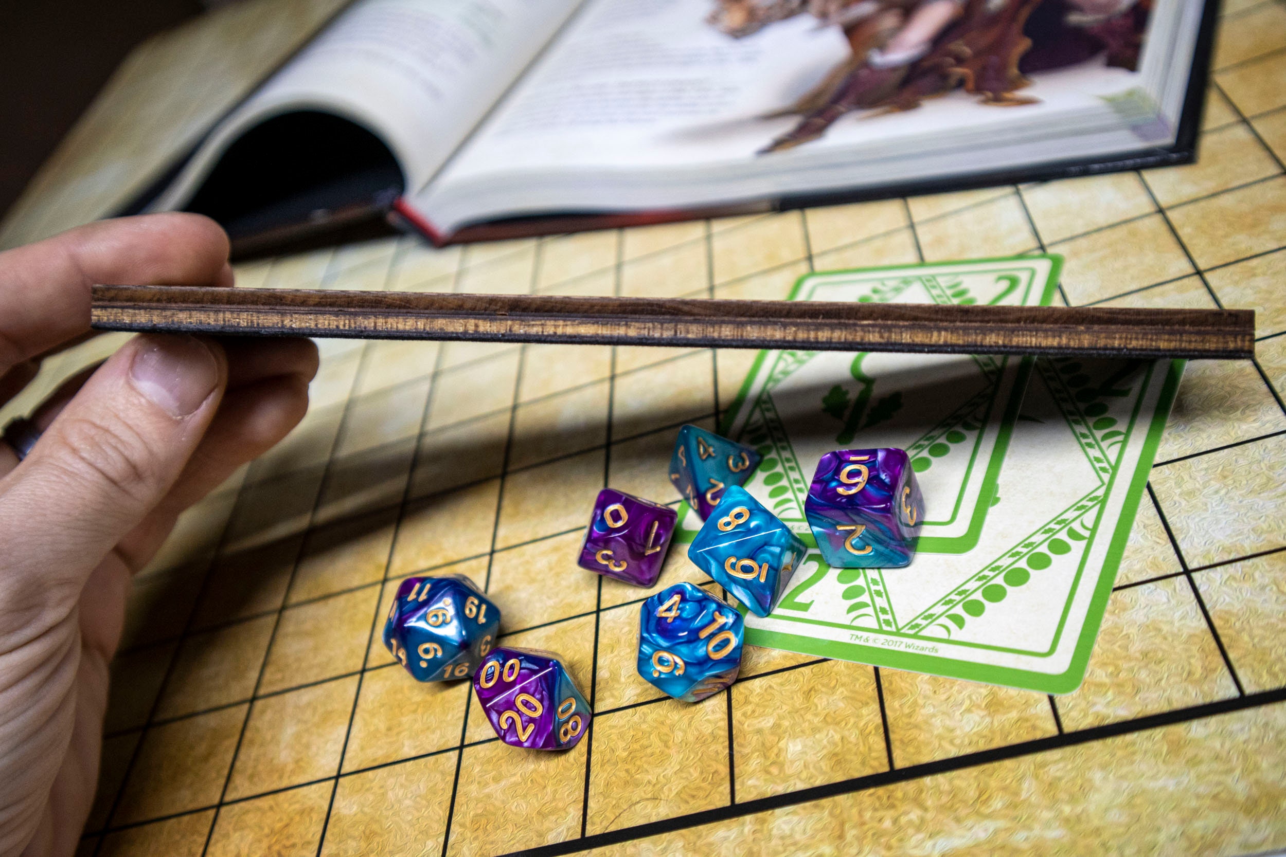 Dnd Dice and Card Holder Minimalist RPG 7 Dice Set Holder for Dungeons ...