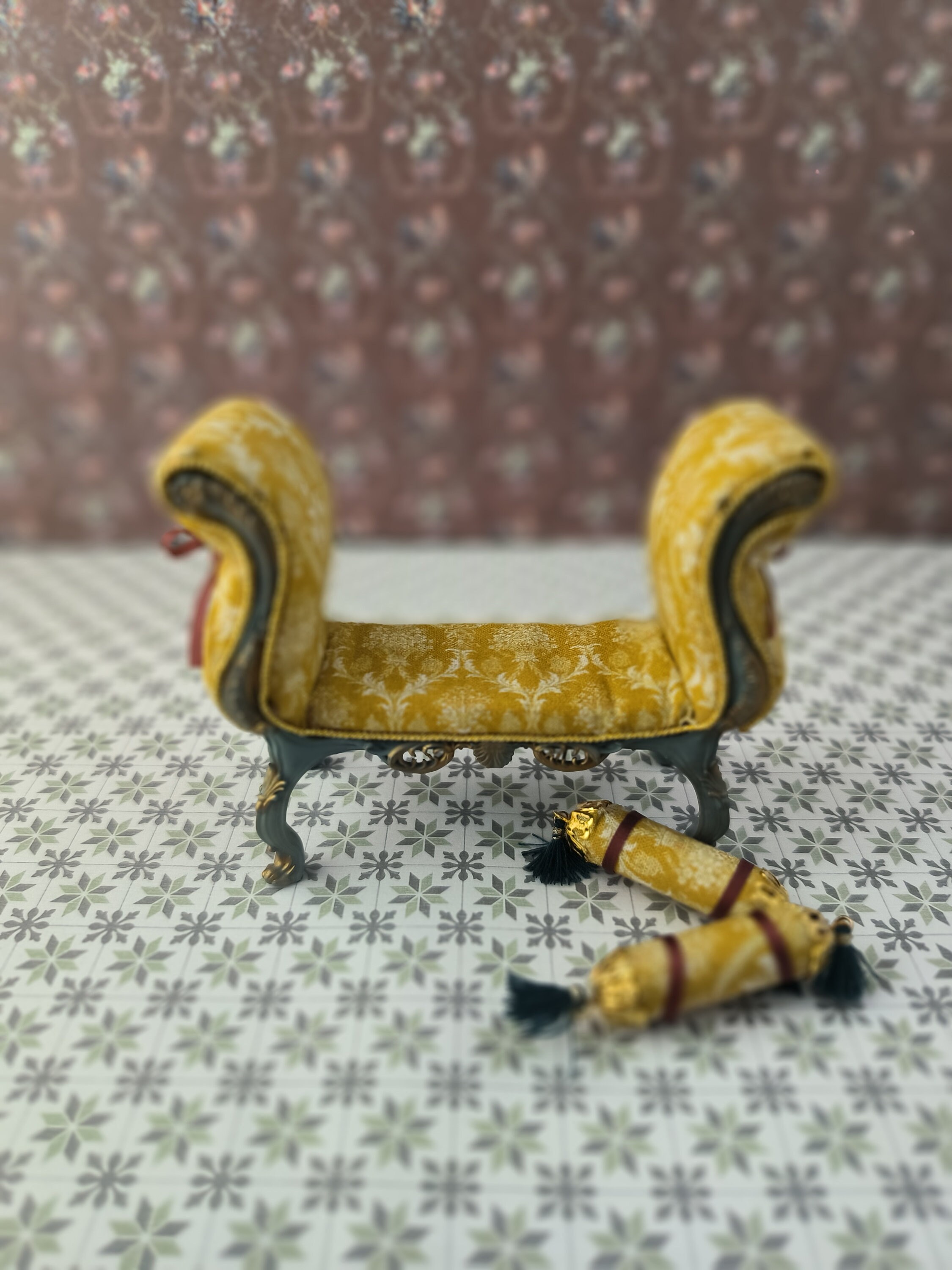 Miniature 1/12 Scale Victorian Dollhouse Miniature Furniture Bench With ...