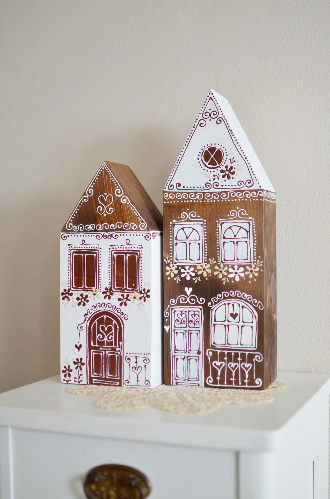 Wooden Houses, Brown House, Rustic Cottages, Villages Scene ...