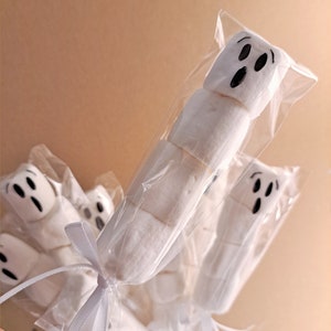 Halloween Ghost Marshmallow Sticks, Trick or Treat Candy Skewers for ...
