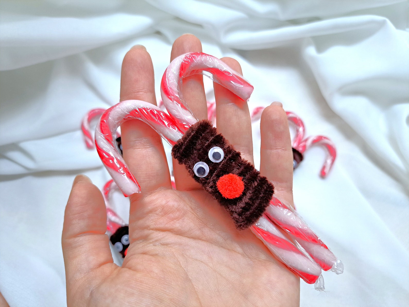Christmas Candy Cane Reindeer Snacks for Kids, Santa Xmas Stocking ...
