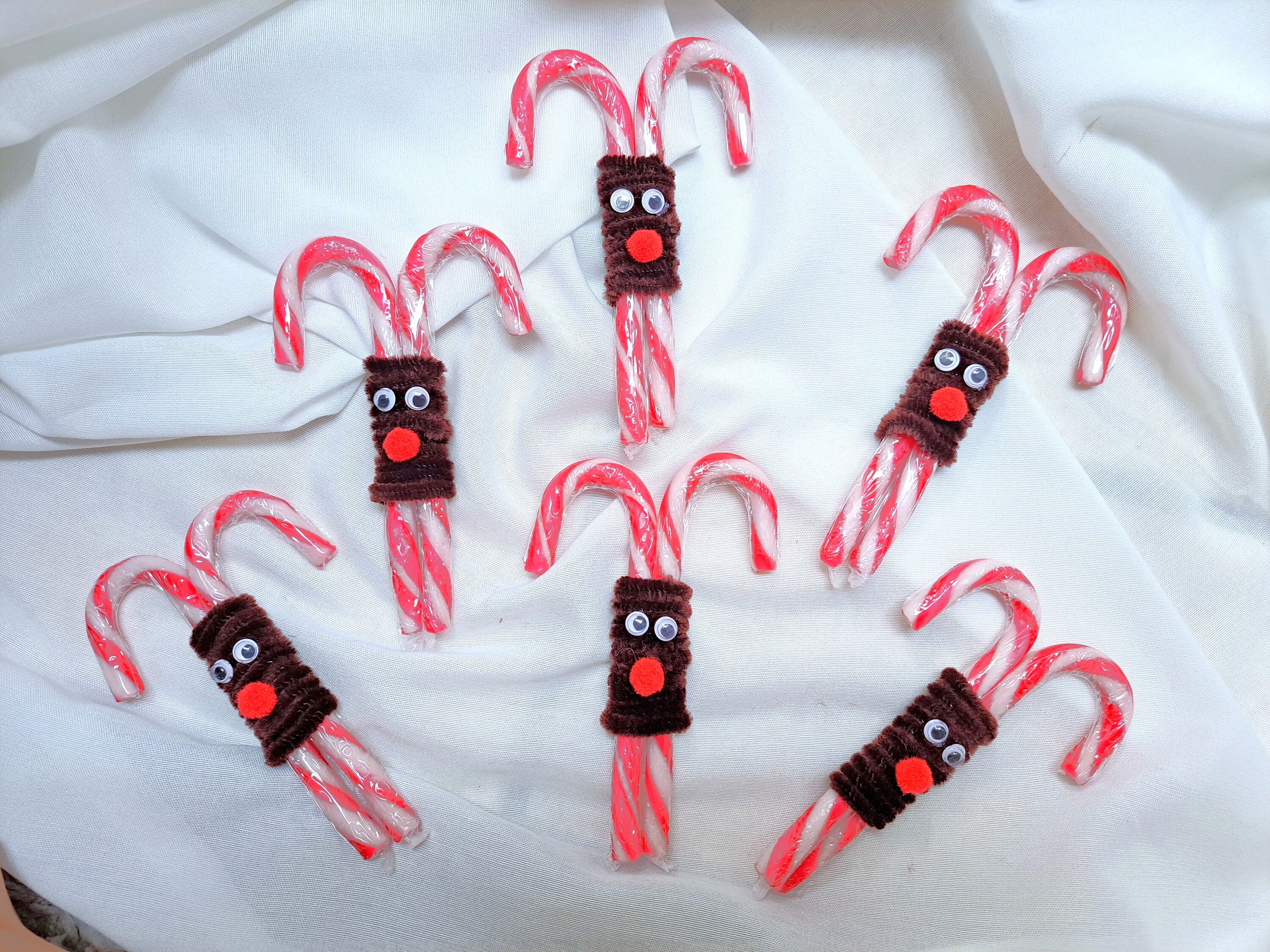 Christmas Candy Cane Reindeer Snacks for Kids, Santa Xmas Stocking ...