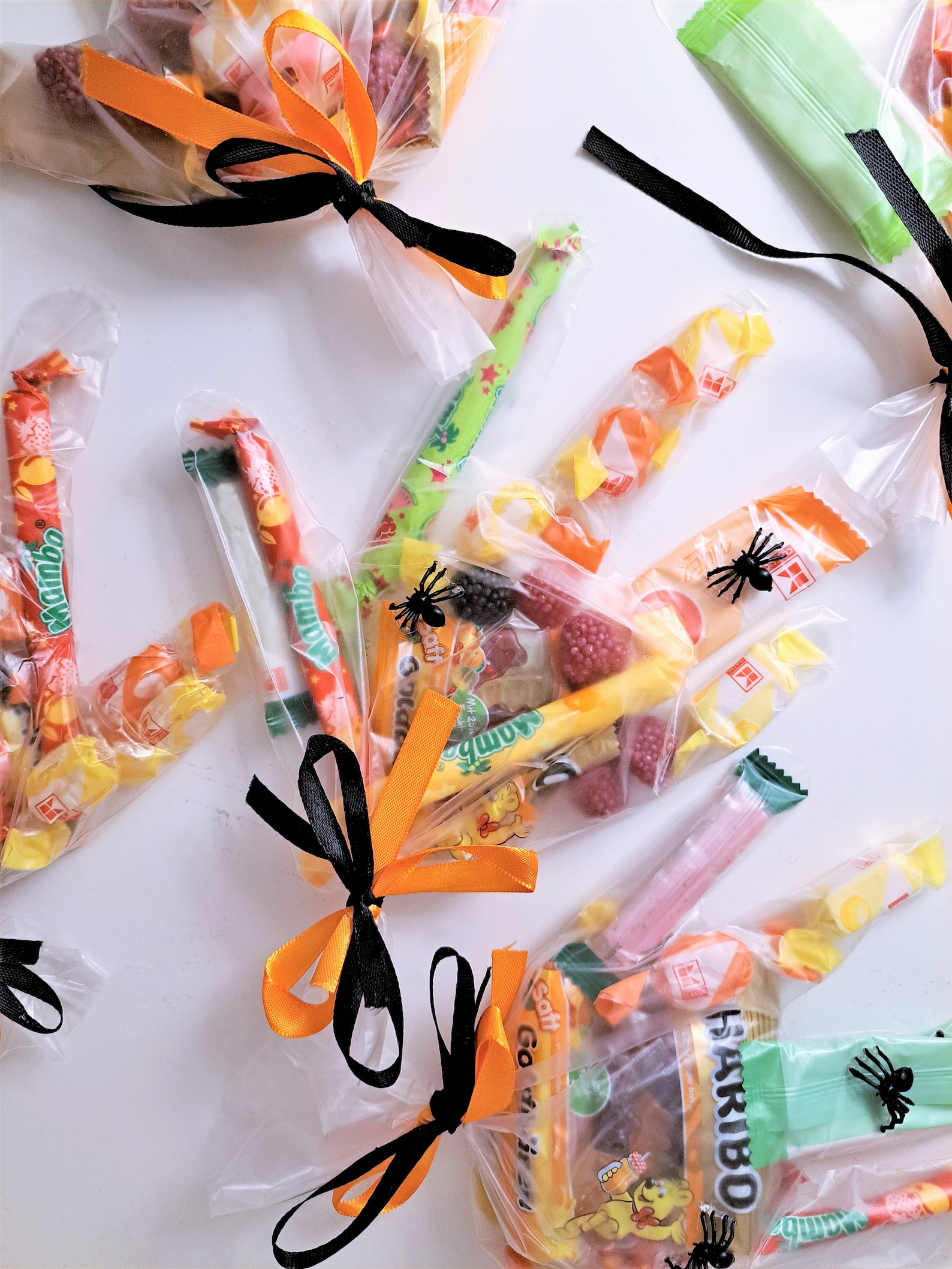 Halloween Candy Filled Gloves, Trick or Treat Bags for Kids, Spooky ...