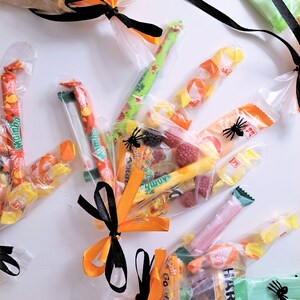 Halloween Candy Filled Gloves, Trick or Treat Bags for Kids, Spooky ...