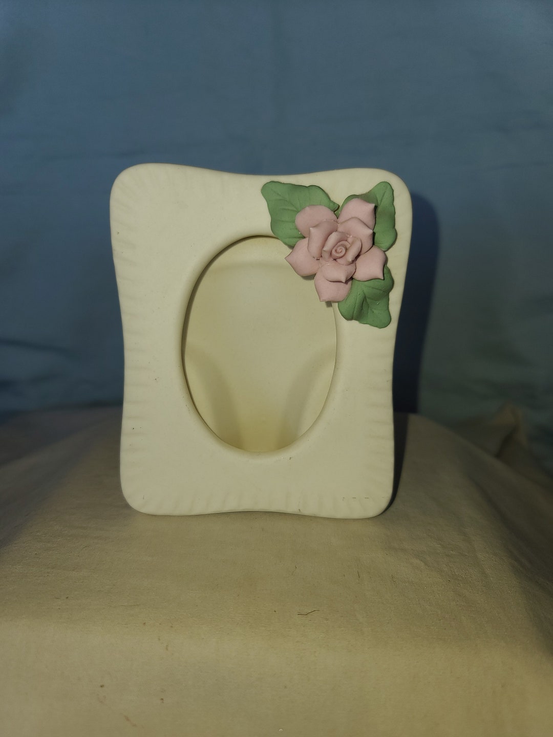 VINTAGE PORCELAIN CARVED Rose Picture Frame Vintage Photo Frame Easel ...