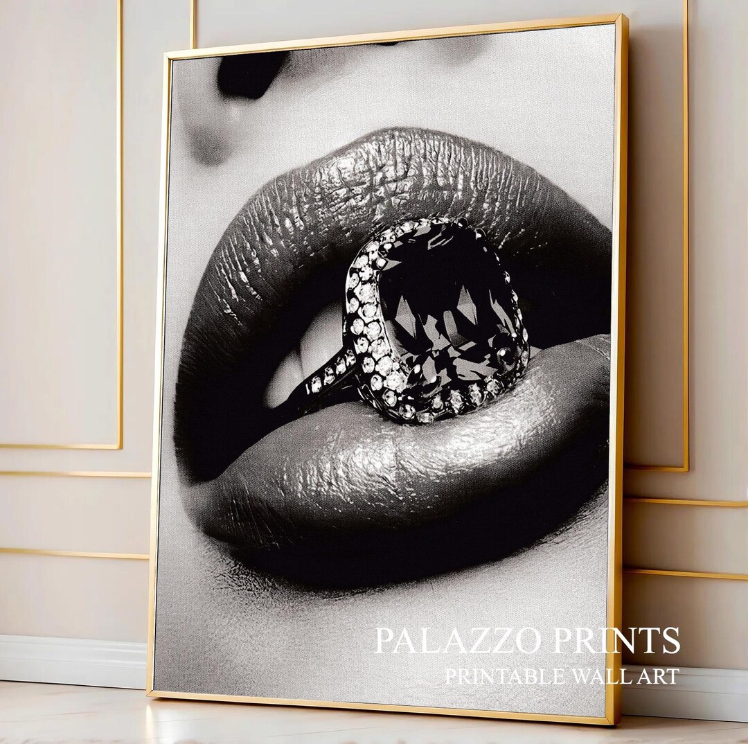 Vintage Fashion Diamonds Print: Black and White Luxury Wall Art ...