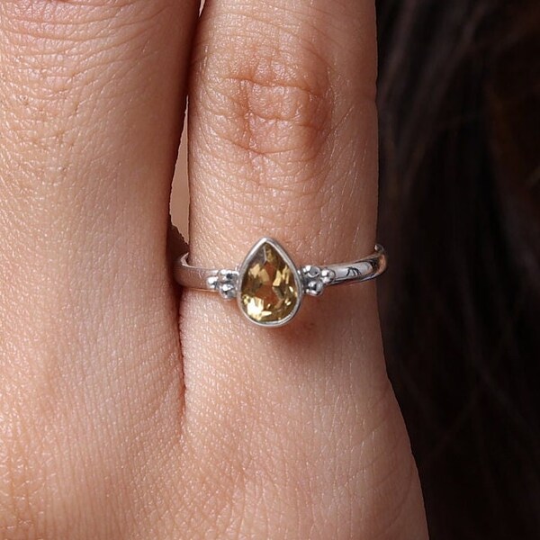 November Birthstone Ring - Etsy