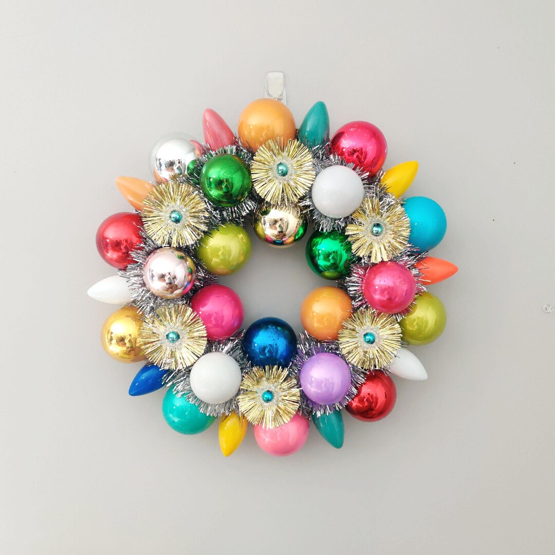 Vintage Christmas Ornament Wreath: MCM Atomic Tinsel Reflectors, Shiny ...