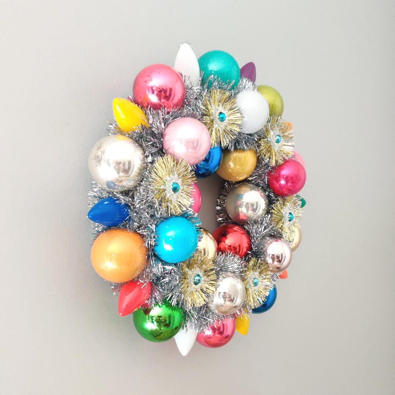 Vintage Christmas Wreath: Mid Century Atomic Tinsel Reflectors, Shiny ...