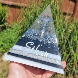 Custom RESIN MEMORIAL PYRAMID// Eco Resin Pyramid, Cremains Memorial ...