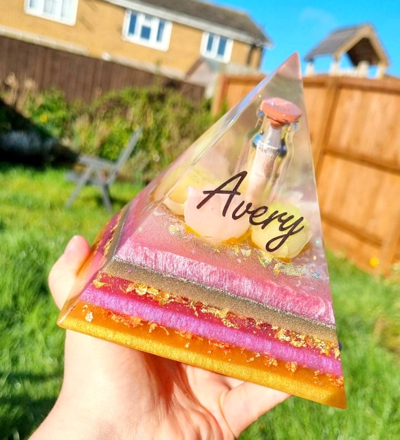 Custom RESIN MEMORIAL PYRAMID// Eco Resin Pyramid Cremains | Etsy