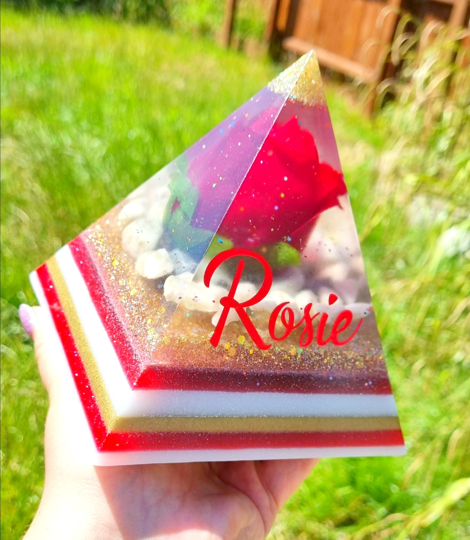 Custom RESIN MEMORIAL PYRAMID// Eco Resin Pyramid Cremains - Etsy UK