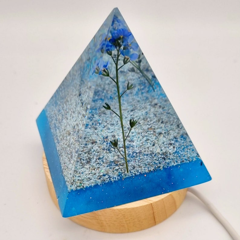 MINI MEMORIAL PYRAMID// Custom Eco Resin Pyramid Cremains - Etsy