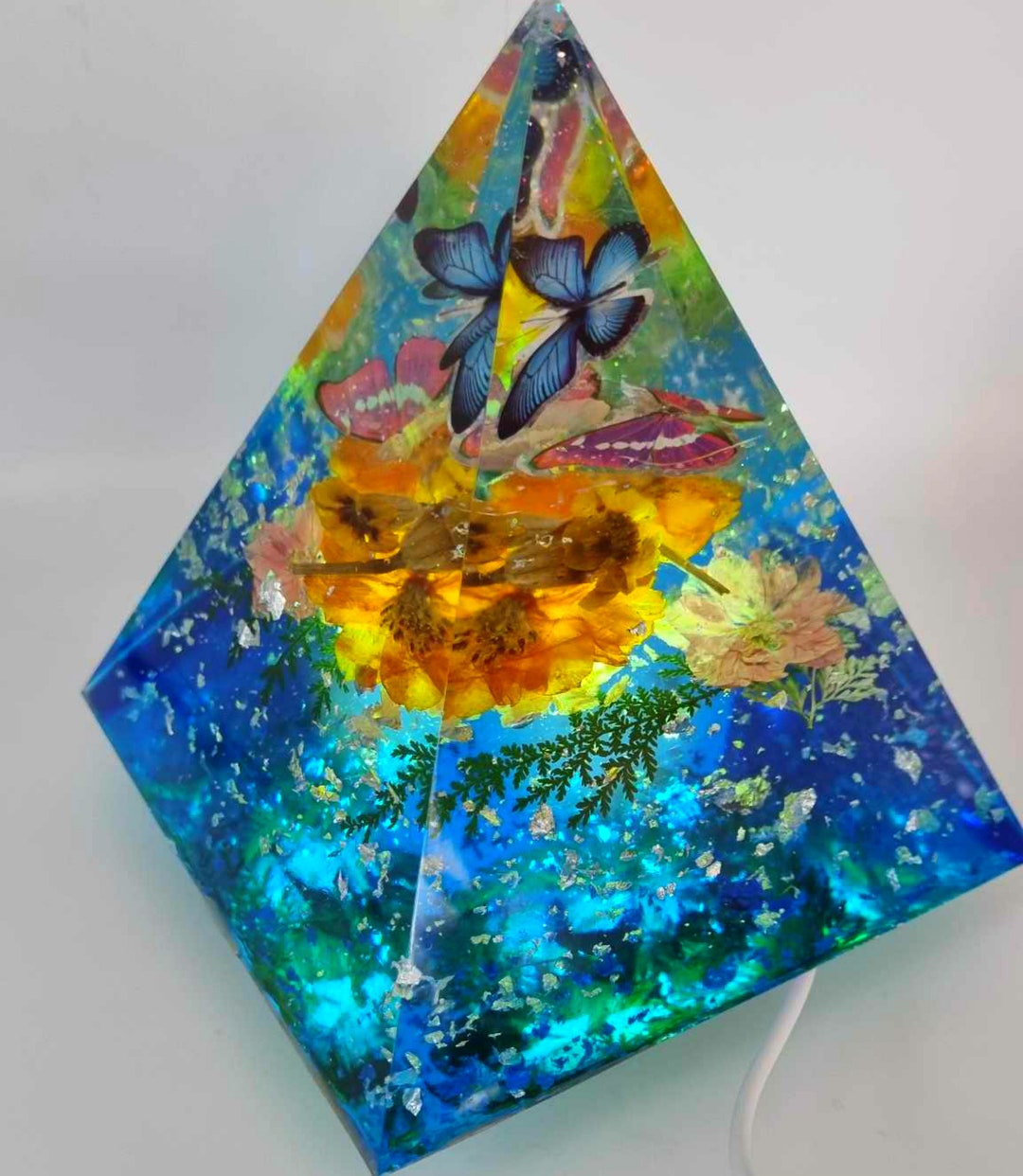 LIGHT UP MEMORIAL Lamp// Custom Eco Resin Pyramid, Cremains Memorial ...