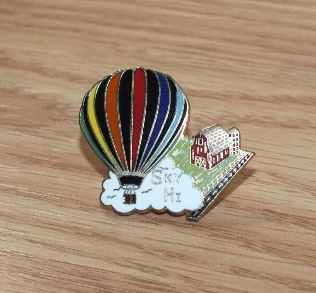 Multi Color Gold Tone Sky Hi Barn & Hot Air Balloon Collectible Lapel ...