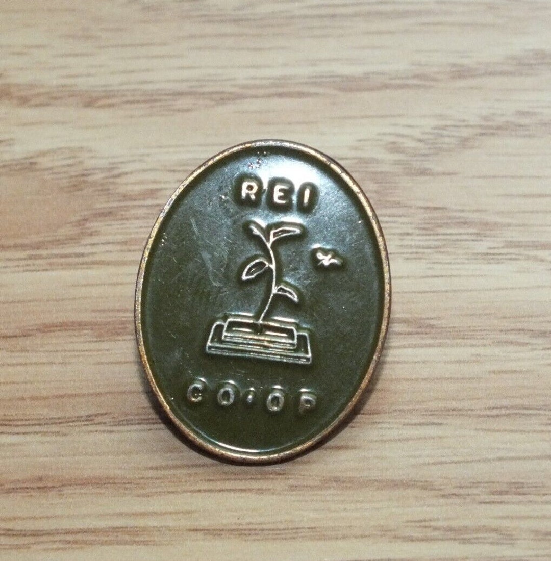 Vintage Rare REI Co Op Collectible Green Gold Tone Souvenir Lapel Pin ...