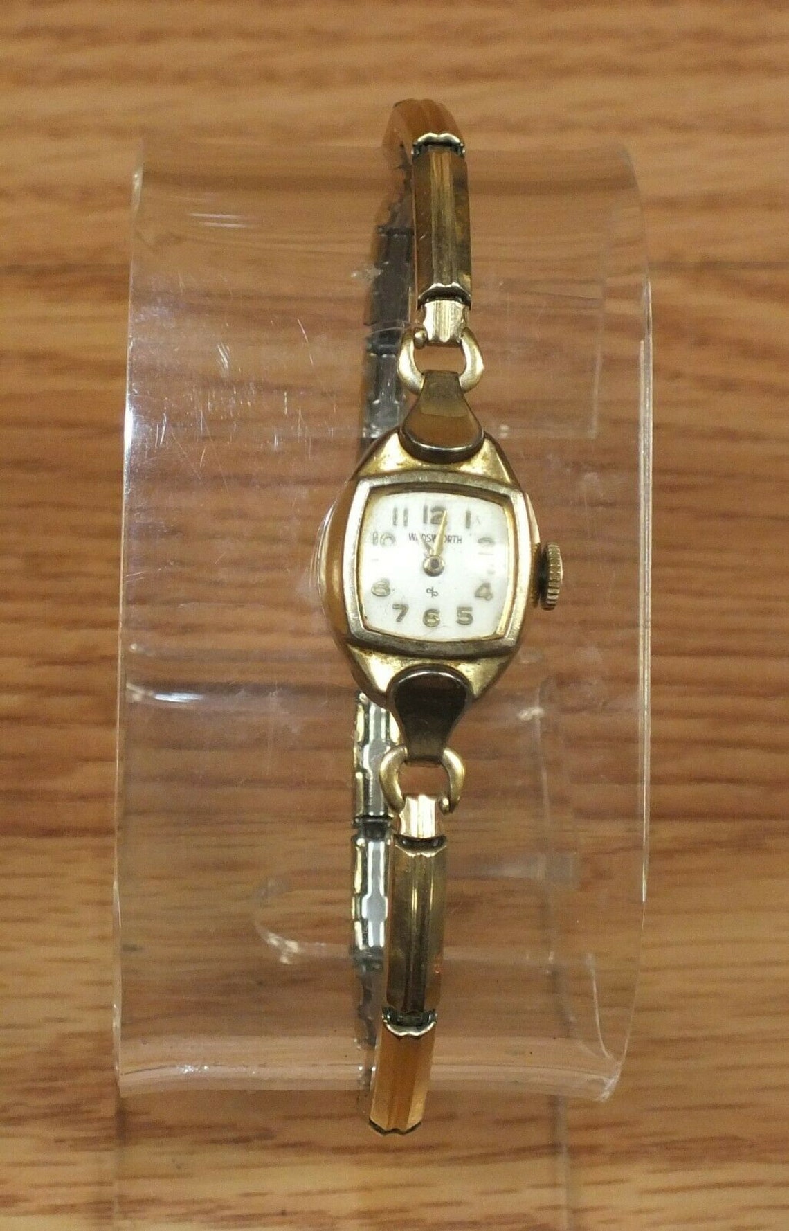 Genuine Vintage Wadsworth Gold Tone Wind up Women's Wrist Watch **READ ...