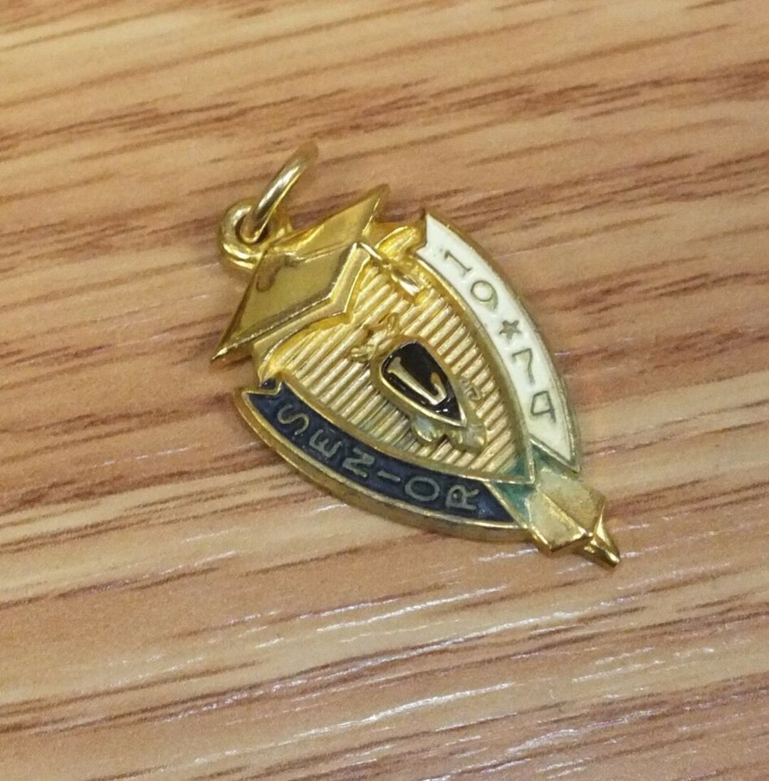 Vintage 1974 Senior "l" Gold Tone Graduate Collectible Pendant Charm - Etsy