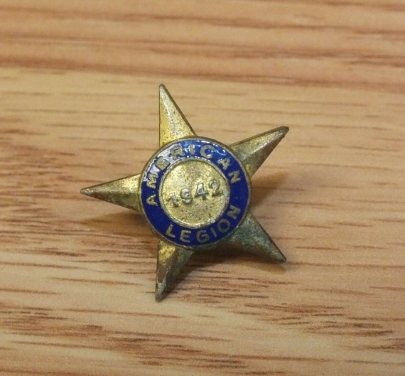 Vintage 1942 American Legion Gold Tone Star Collectib… - Gem
